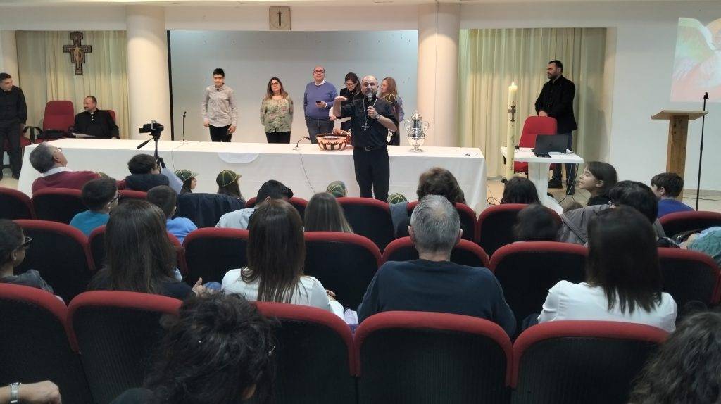 Giubileo dell’Iniziazione Cristiana. Mons. Ambarus nella gremitissima ...